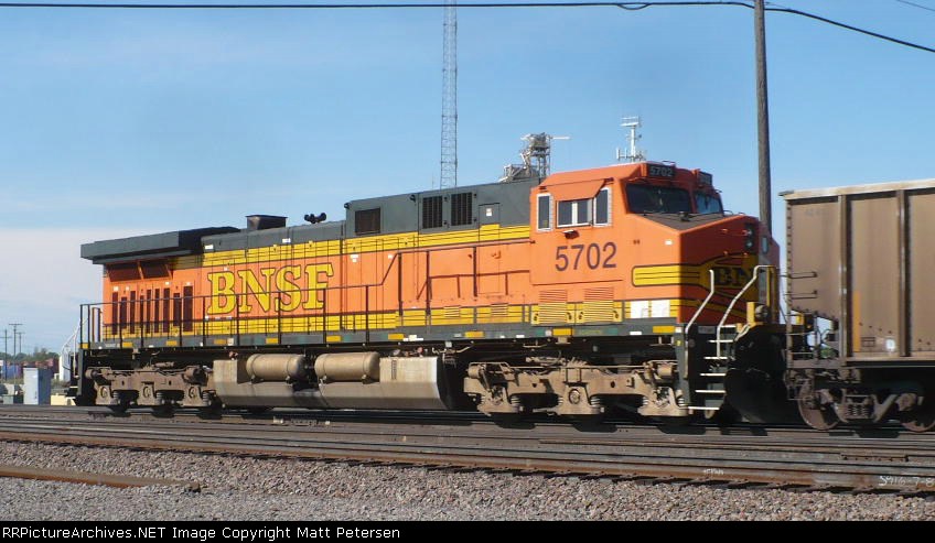BNSF 5702